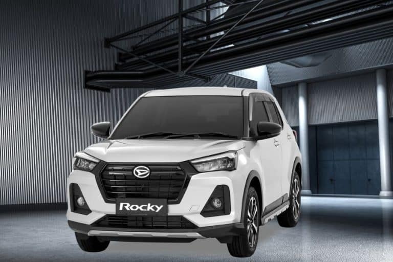Review Daihatsu Rocky, SUV Termurah tapi Paling Canggih! - CarsGallery ...
